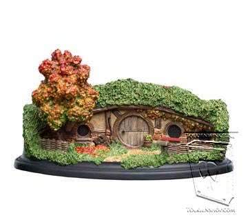 Hobbit Hole: 18 Garden Smial